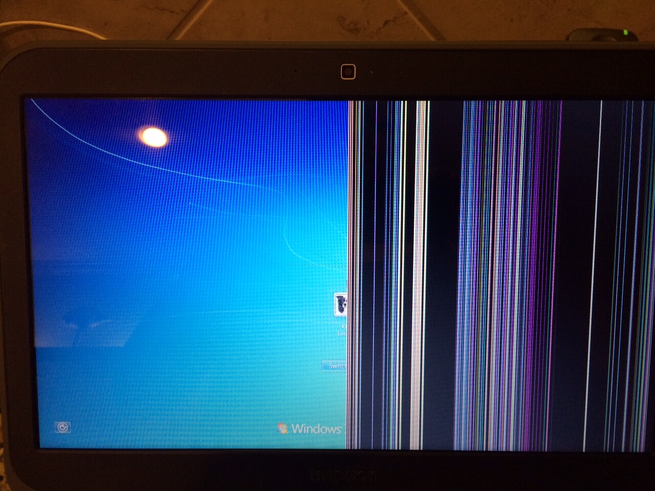 Why Is My Laptop Screen Acting Up? Common Problems Explained ...